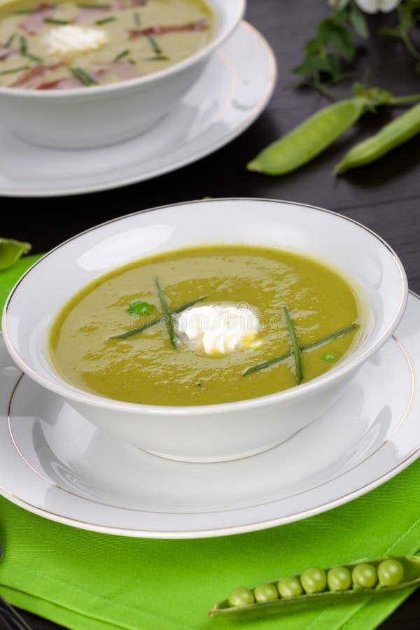 De soep van de erwt stock afbeelding. Image of sluit, peulen - 8939667