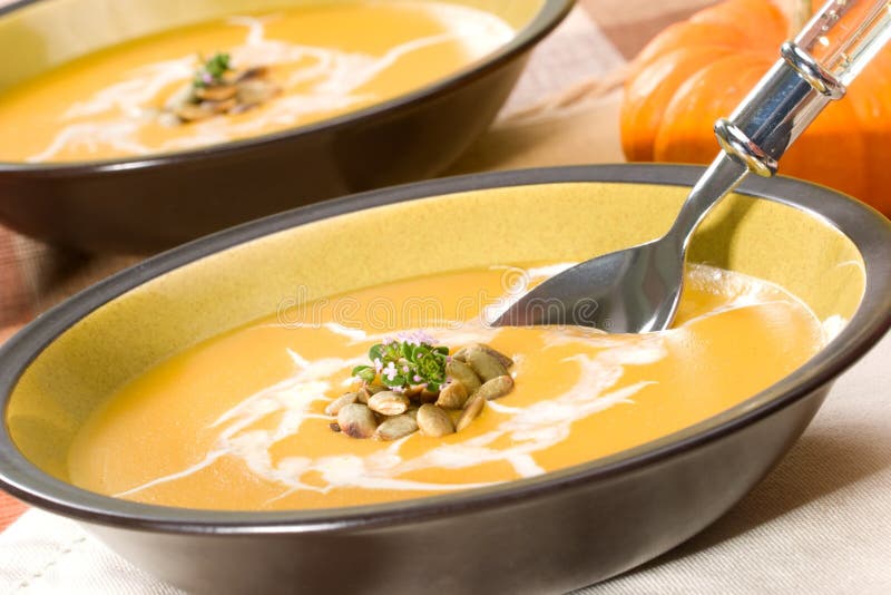 De soep van de pompoen stock afbeelding. Image of maaltijd - 4963641