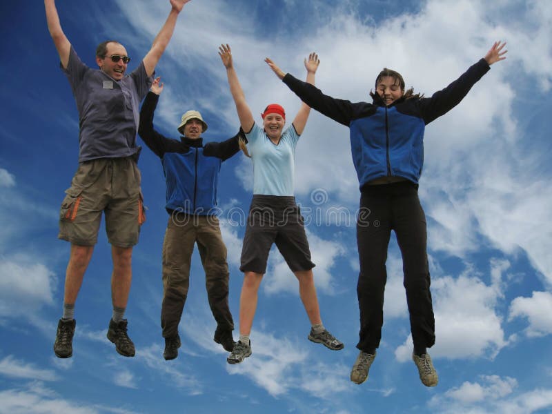 De Springende Mensen Van Het Geluk Stock Foto - Image of actief, blauw ...