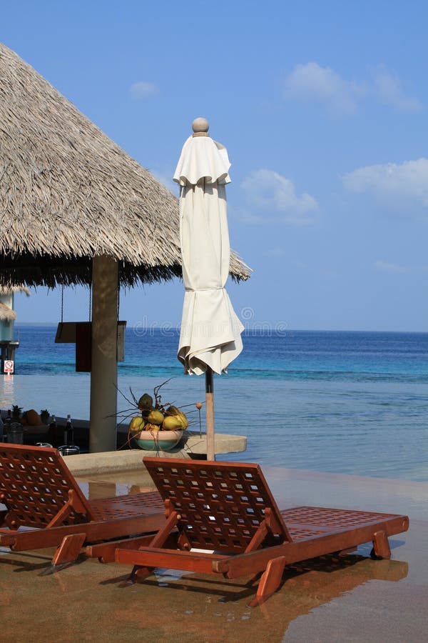 De Staafvakantie Van Poolside Stock Afbeelding - Image of caraïbisch ...