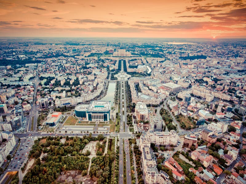 De Stadscentrum Van Boekarest En Het Paleis Van Het Parlement Bij ...