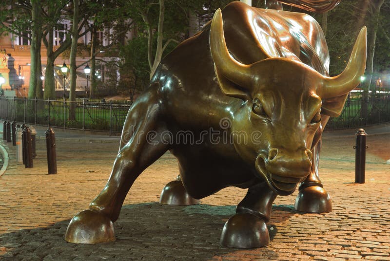 De Stier van New York redactionele afbeelding. Image of manhattan ...