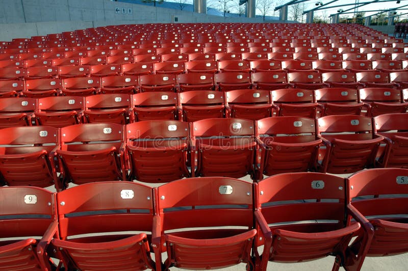 Stadion Stoelen, Die Individualiteit Vertegenwoordigen Stock Afbeelding ...