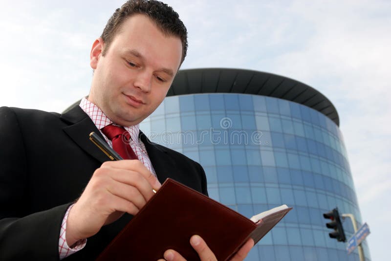 De Stomme Mensen Proberen Zich Te Herinneren, Stock Foto - Image of ...