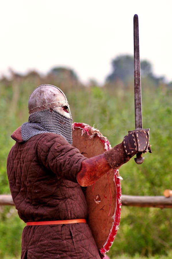 De Strijder Van Viking Klaar Te Vechten. Stock Afbeelding - Image of ...