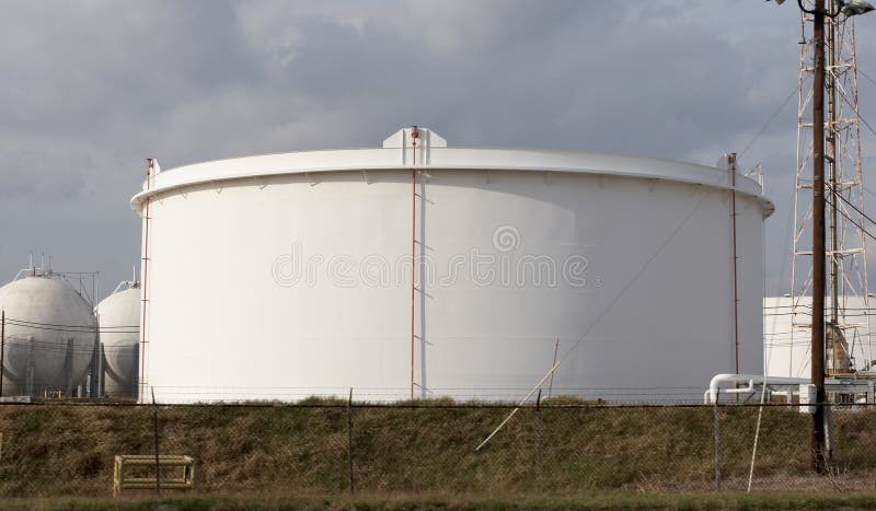 De Tank van de olie stock afbeelding. Image of energie - 425367