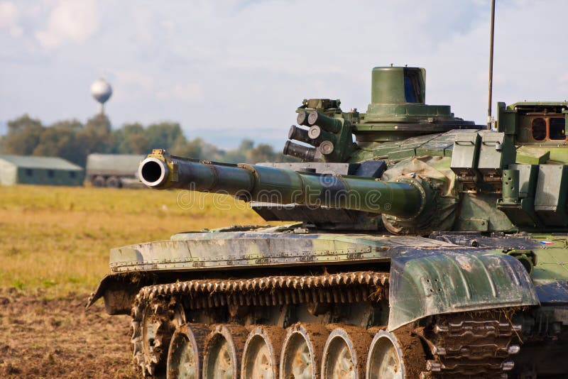 De tank van het leger stock afbeelding. Image of slag - 27093107