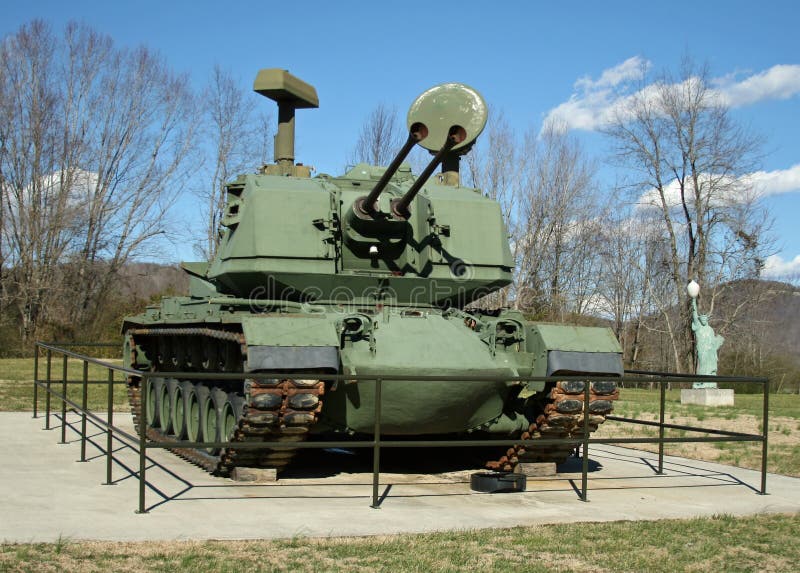 Het Voertuig Van De Legertank. Stock Afbeelding - Image of bescherm ...