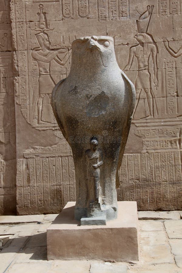 Tempel Van Horus - Edfu, Egypte Stock Afbeelding - Image of horus, standbeeld: 15832913