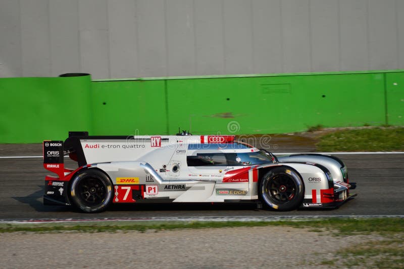 De Test 2015 Van Audi R18 E-Tron Quattro LMP1 Monza Redactionele Foto ...