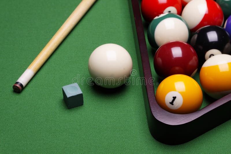 De Tijd van het biljart! stock afbeelding. Image of aantal - 17981325