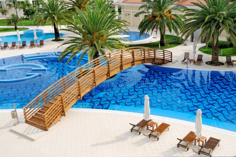 De toevlucht van de luxe stock afbeelding. Image of jacuzzi - 18256263