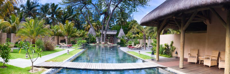 De Toevlucht van de luxe stock afbeelding. Image of panoramisch - 7654937