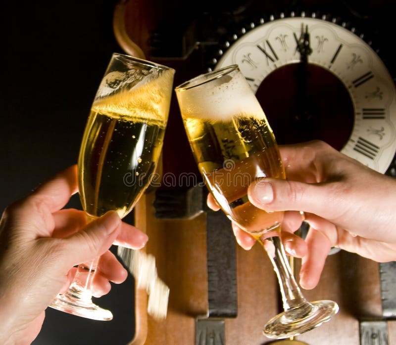 Champagne-toost stock afbeelding. Image of cheers, nieuw - 7409487
