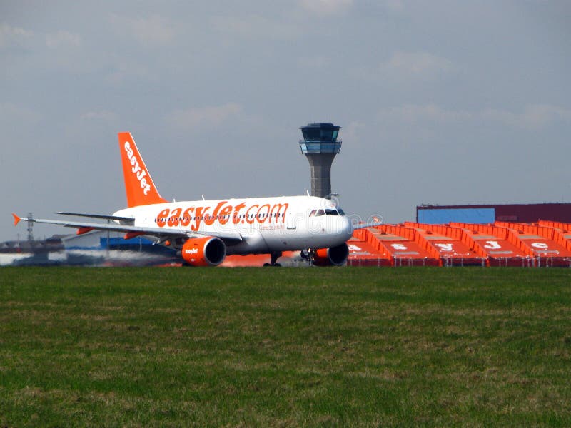 De Toren Van Easyjet En Van De Controle Redactionele Afbeelding - Image ...