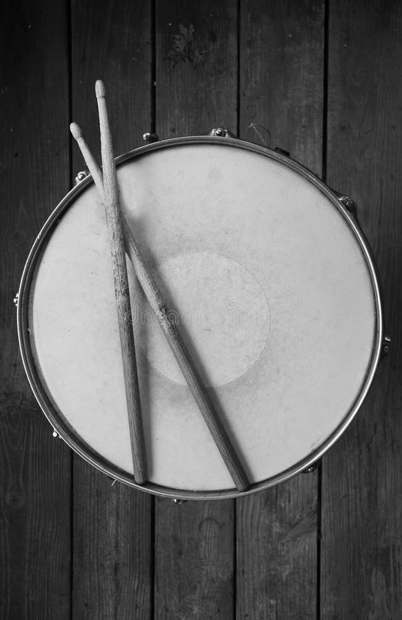 De Trommel van de strik stock foto. Image of rand, geluid - 11559638