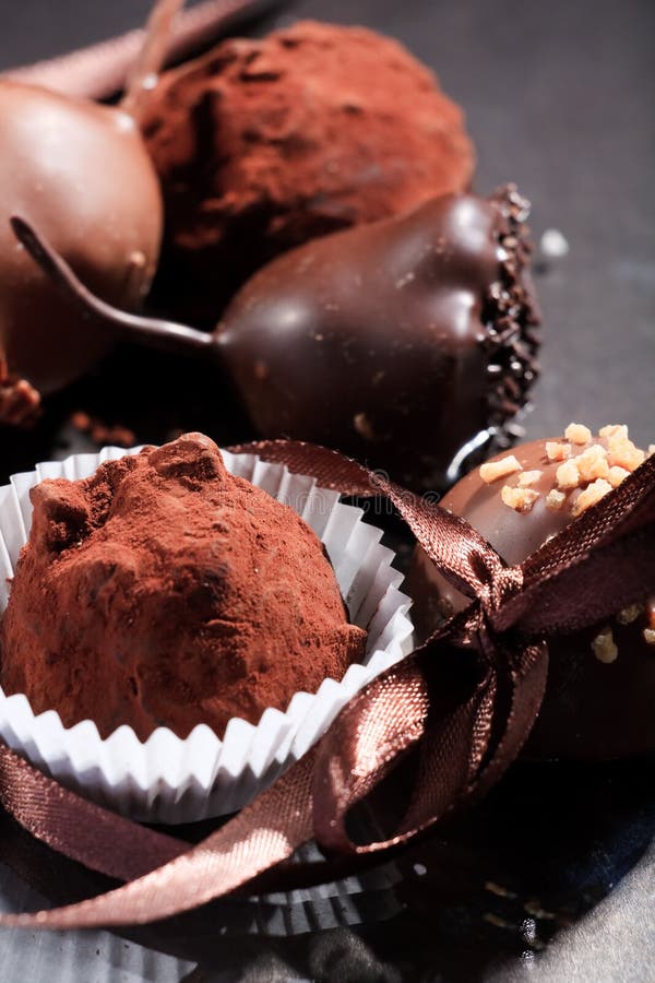 De Truffels Van De Chocolade Stock Afbeelding - Image of gebak ...