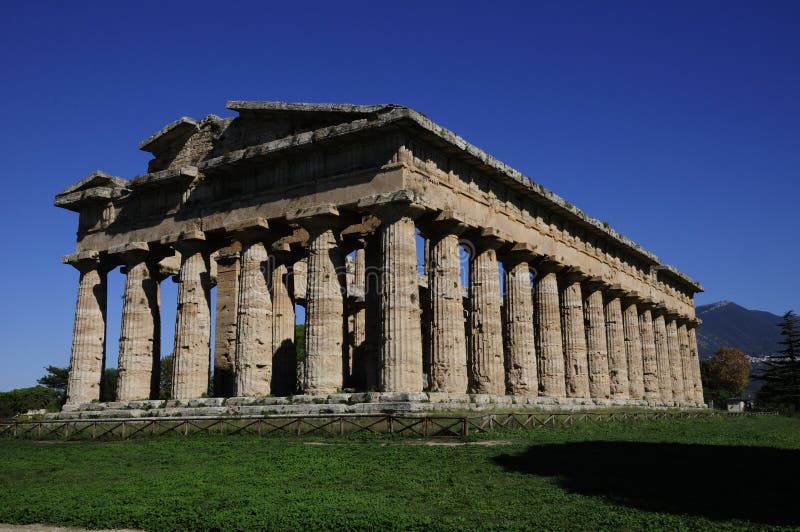 Tweede Tempel Van Hera - Paestum Italië Stock Afbeelding - Afbeelding ...