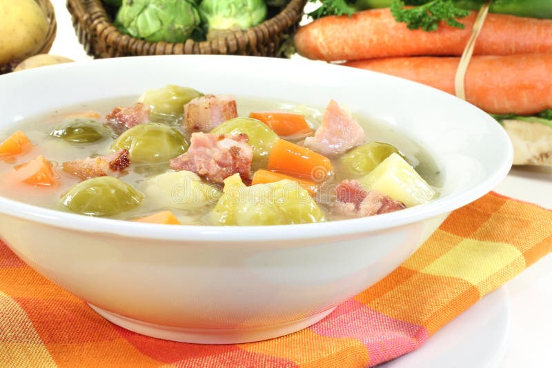 De Verse Soep Van Spruitjes Stock Foto - Image of aardappels, wortelen ...