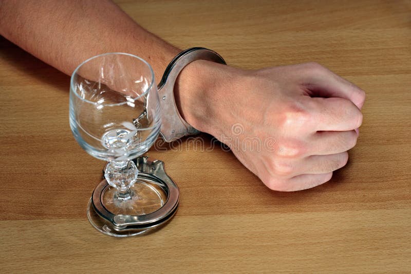 De Verslaving Van De Alcohol Stock Foto - Image of dineren, leeg: 3433856