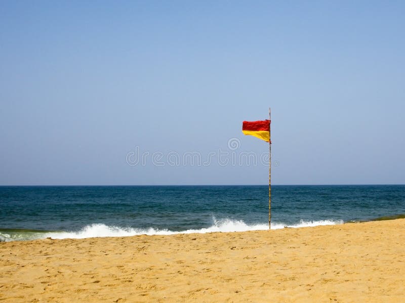 De vlag van het strand stock foto. Image of geel, exotisch - 13348244