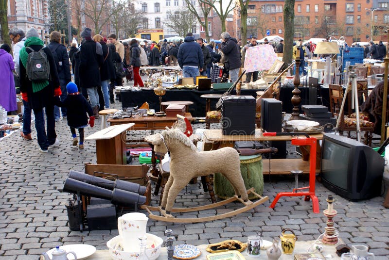 De Vlooienmarkt Van Brussel. Redactionele Fotografie - Image of europa ...