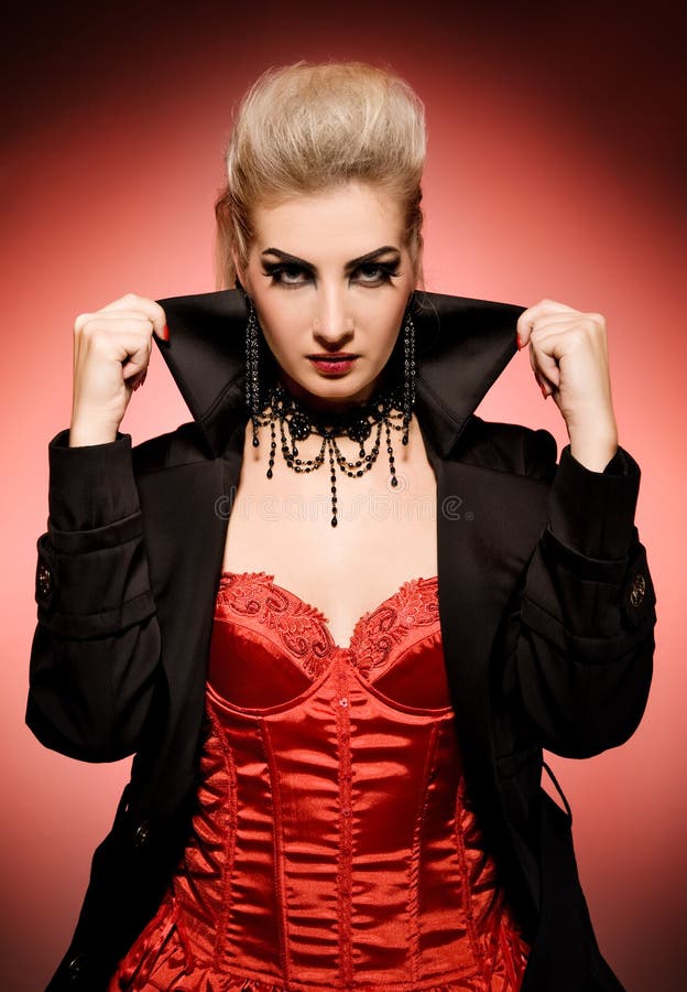 Vampier vrouw stock afbeelding. Image of lippen, sluit - 6668061