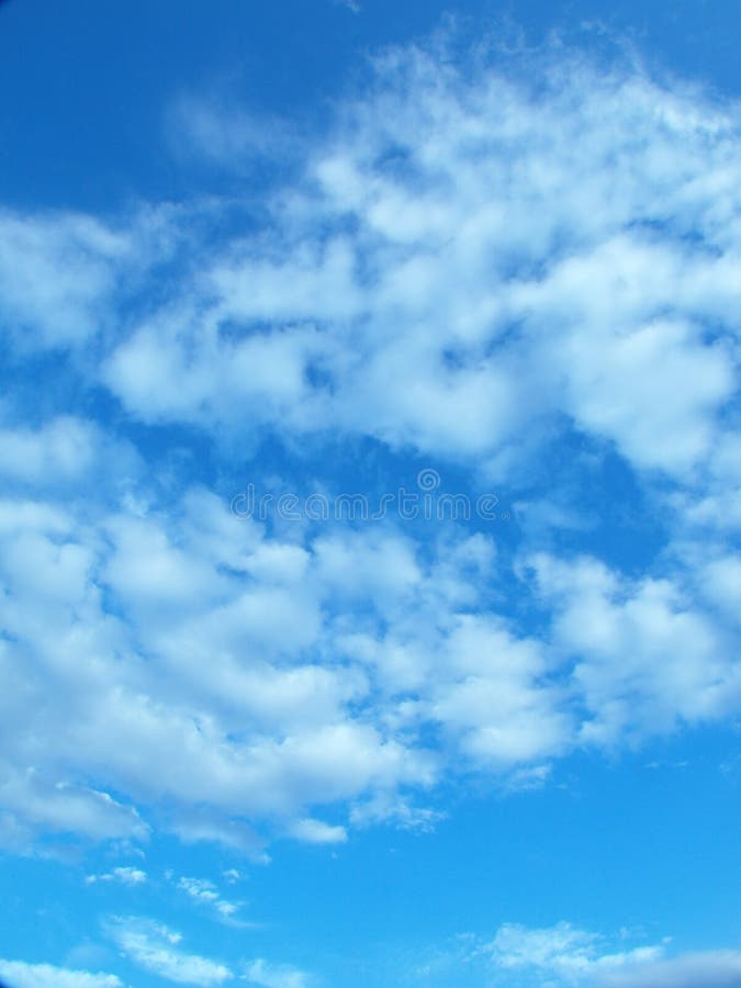De Waterdamp Condenseert in Wolk Stock Foto - Image of wolken, cyclus ...