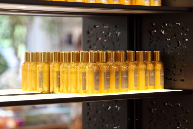 De Winkel Van Het Fragonardparfum Redactionele Stock Afbeelding - Image ...