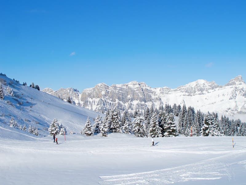 De winter in de alpen stock foto. Image of vrede, landschap - 21619254