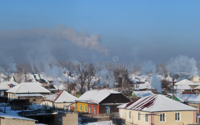 Rubtsovsk, Altay, regen redactionele foto. Image of huizen - 103552586