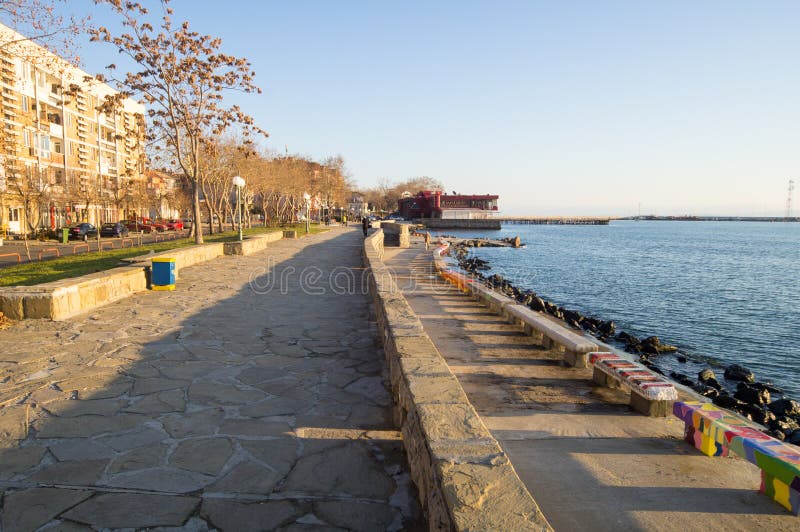 De Winterdijk in Pomorie, Bulgarije Redactionele Stock Foto - Image of ...