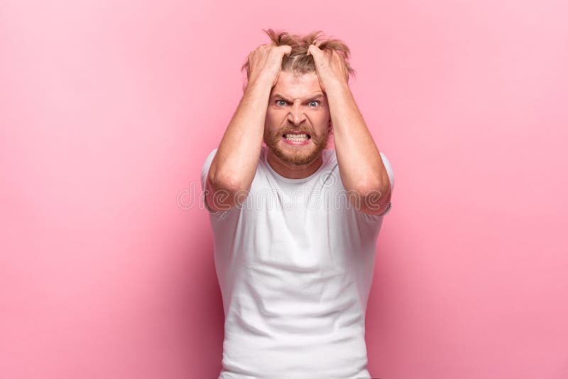 De Woede En De Gillende Man Stock Foto - Image of verlies, eenzaam ...