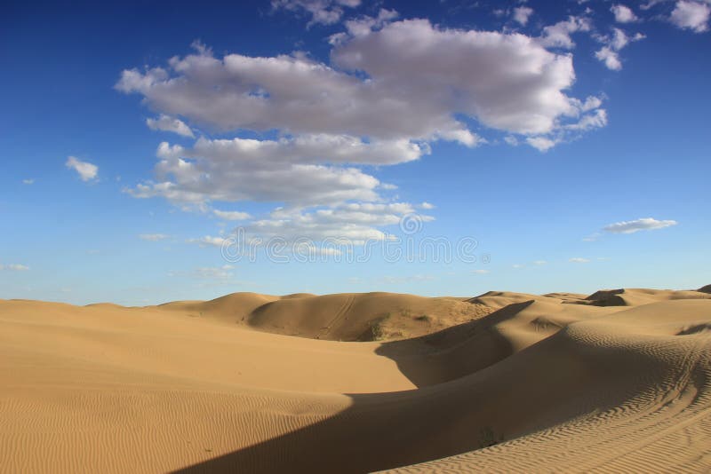 De woestijn stock afbeelding. Image of blauw, landschap - 64051651