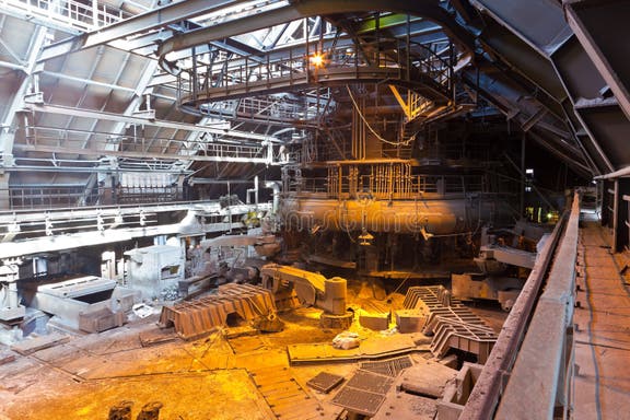 De Workshop Van De Hoogoven Stock Afbeelding - Image of fabriek, bouw ...