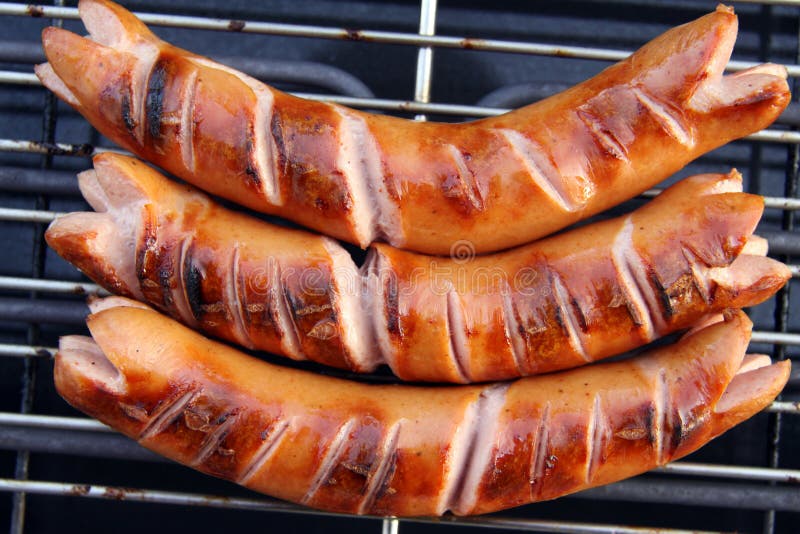 Duitse Braadworst Bij De Barbecuegrill Stock Afbeelding - Image of ...