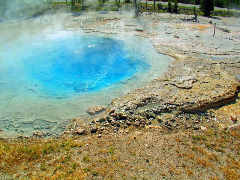 De Yellowstone Hete Lentes in De Recente Zomer Stock Afbeelding - Image ... De Yellowstone Hete Lentes in De Recente Zomer Stock Afbeelding - Image ...