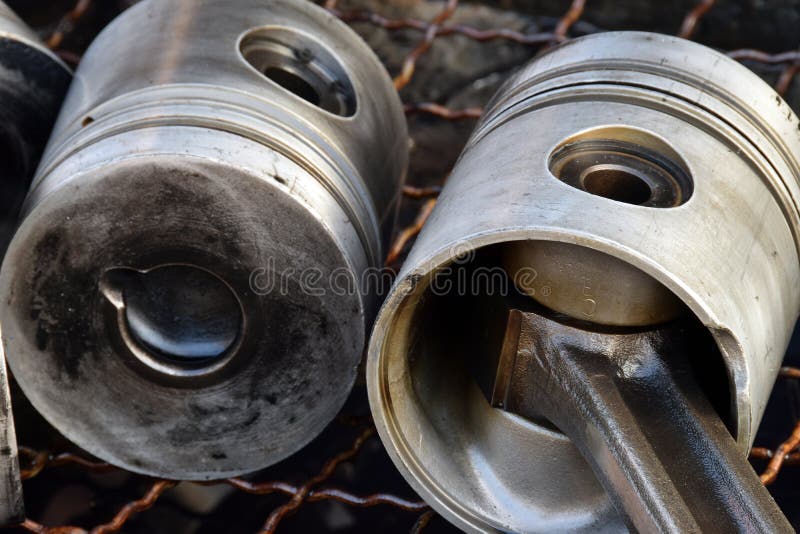 De zuigers voor motor stock afbeelding. Image of zuigers - 79540547