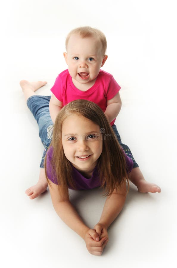 De Zuster Van De Baby En Grote Zuster Stock Afbeelding - Image of ...