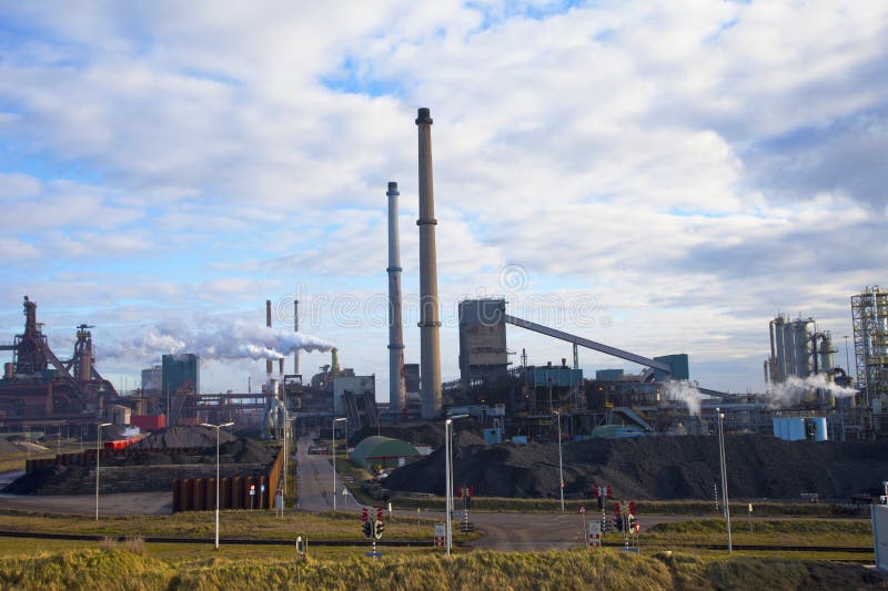 De Zware Staalindustrie Bij Staalfabriek Stock Afbeelding - Image of ...