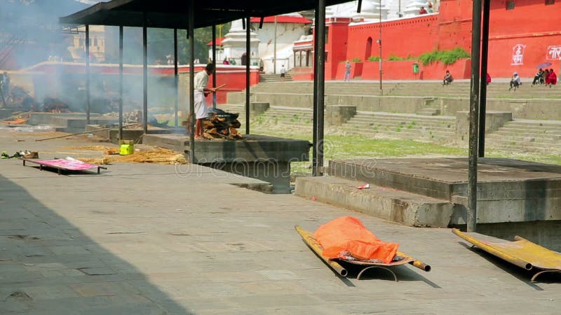 Death Corpse Burning Cremation Fire, Pashupatinath Temple, Kathmandu ...