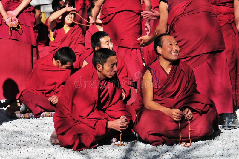 Debating monks in Tibet editorial image. Image of prayer - 55821285