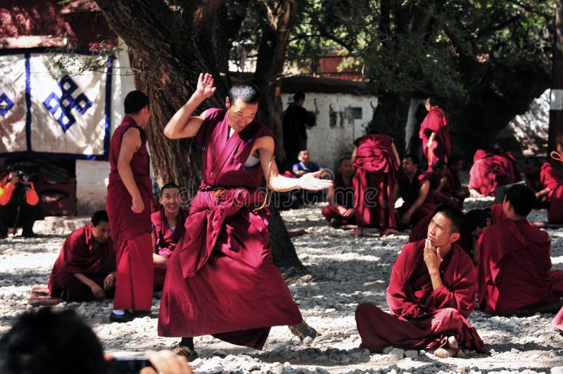 Debating monks in Tibet editorial photography. Image of lamaist - 55903717