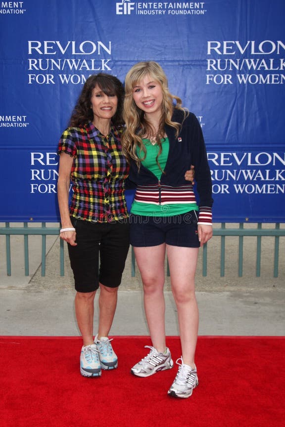 Debbie y Jenette McCurdy imagen de archivo editorial. Imagen de mujeres ...