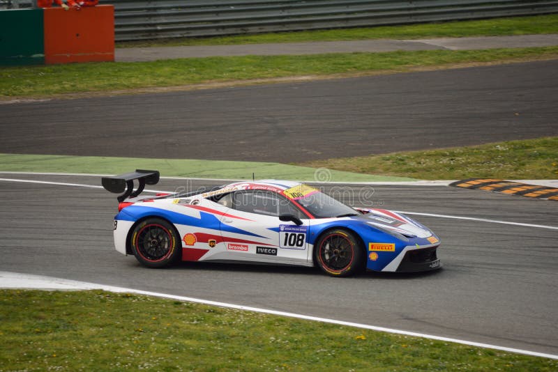 Deborah Mayer Uit Haar Ferrari Na De Neerstorting Redactionele Foto ...