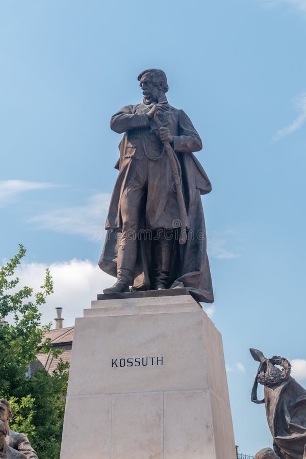 The statue of Kossuth editorial stock image. Image of june - 253326309