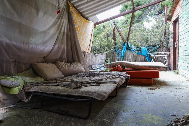 Rusting Beds Stock Photos - Free & Royalty-Free Stock Photos from ...