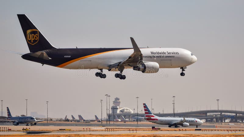 UPS Boeing 767 Coming in for a Landing Editorial Stock Photo - Image of ...