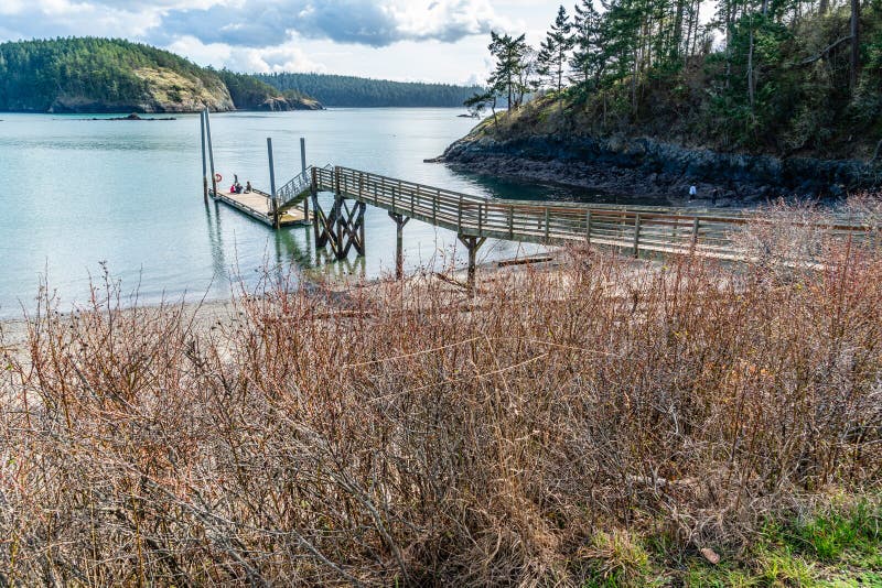 Deception Pass Pier stock image. Image of shoreline - 312498607