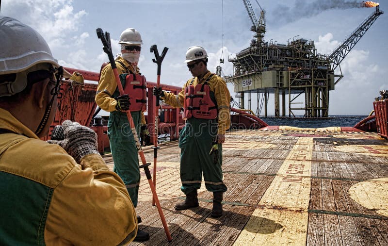 Deck crew working on deck editorial photo. Image of crude - 85371766